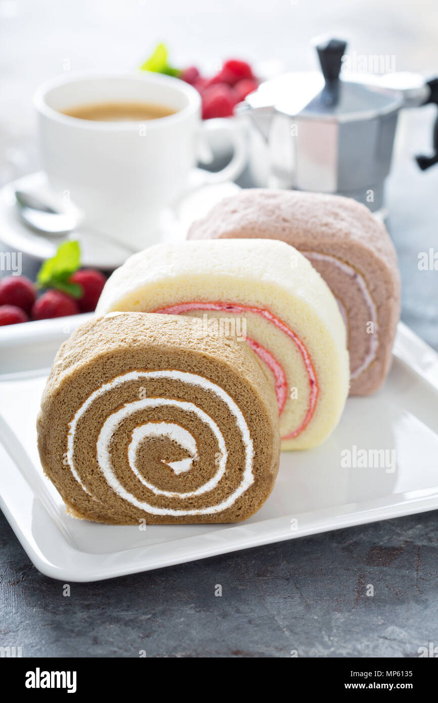 Sponge cake rolls hi-res stock photography and images - Alamy
