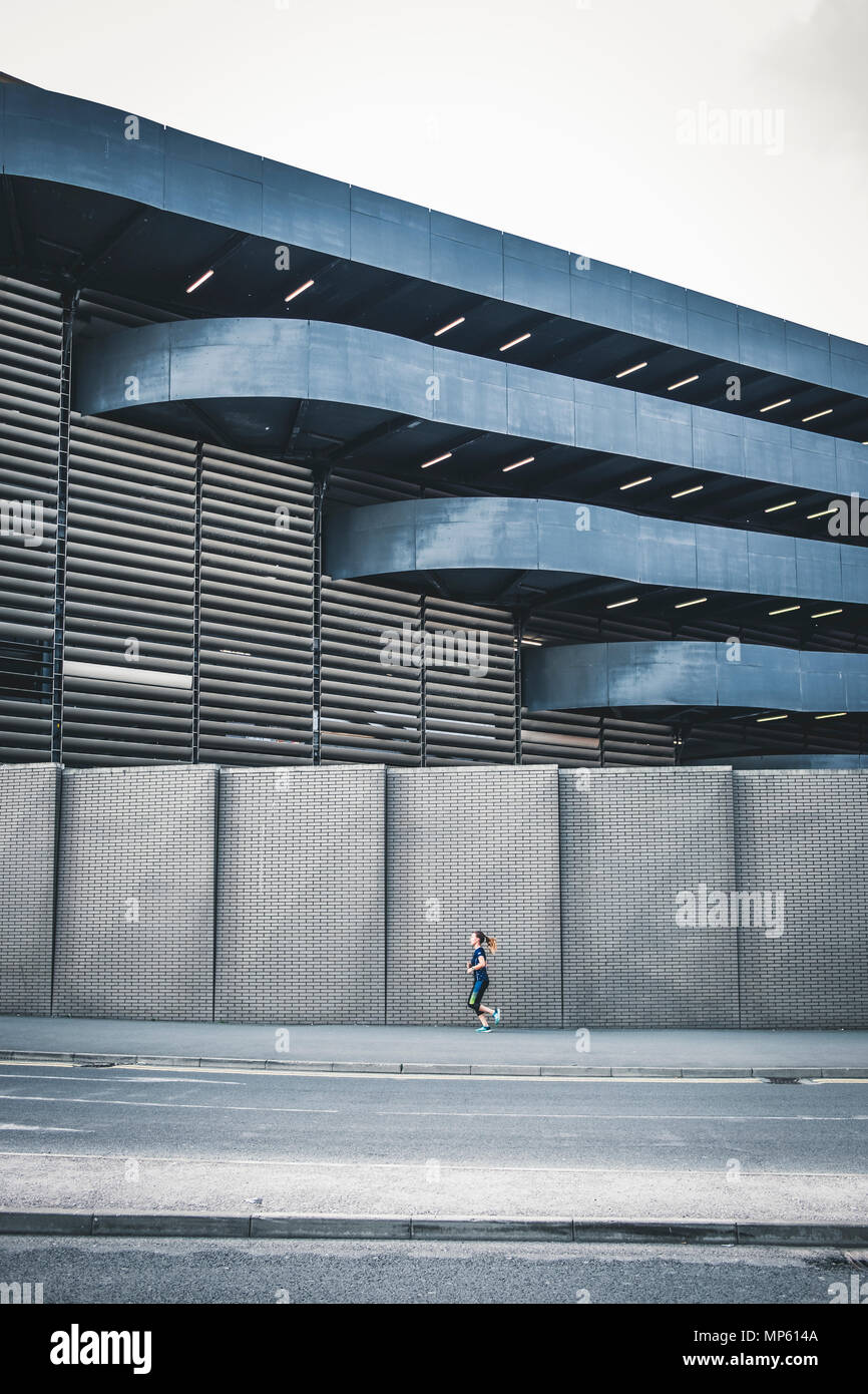 Running by architecture hi-res stock photography and images - Alamy
