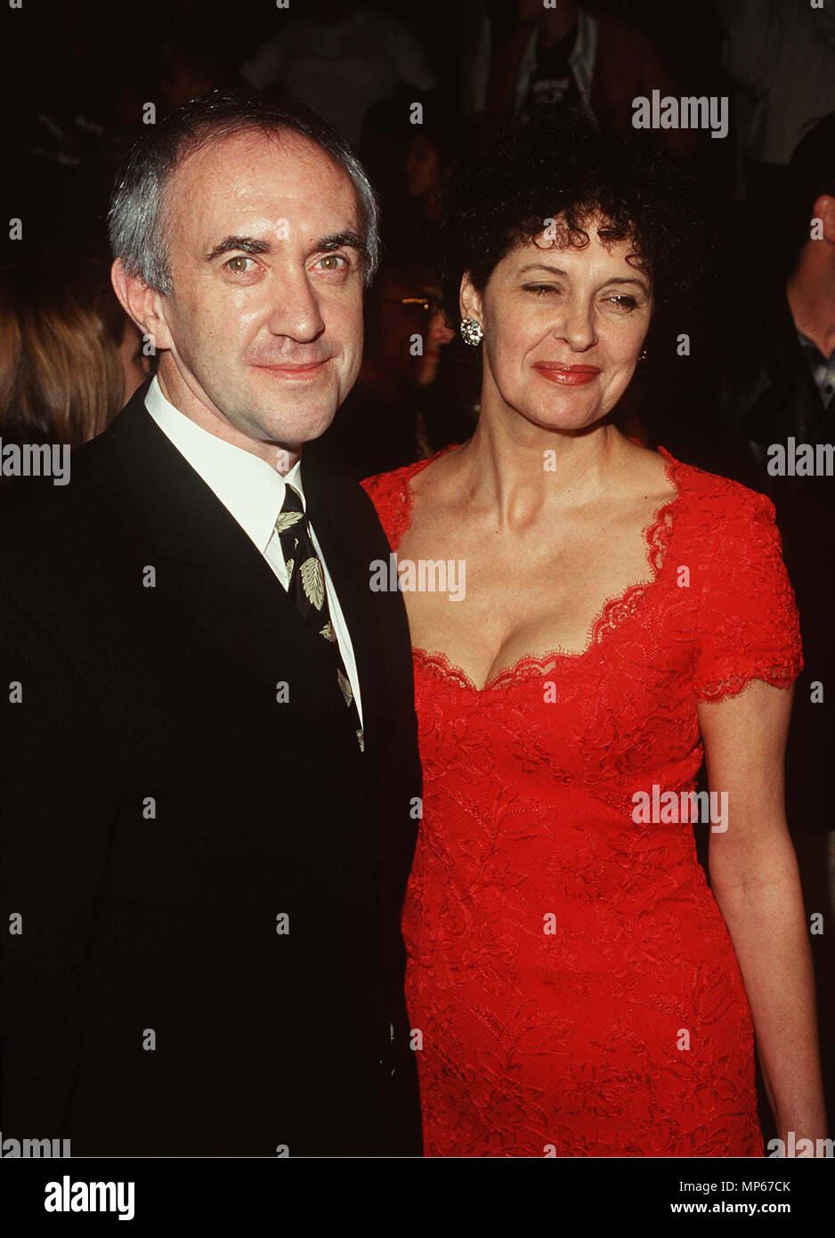Jonathan pryce and wife hi-res stock photography and images - Alamy