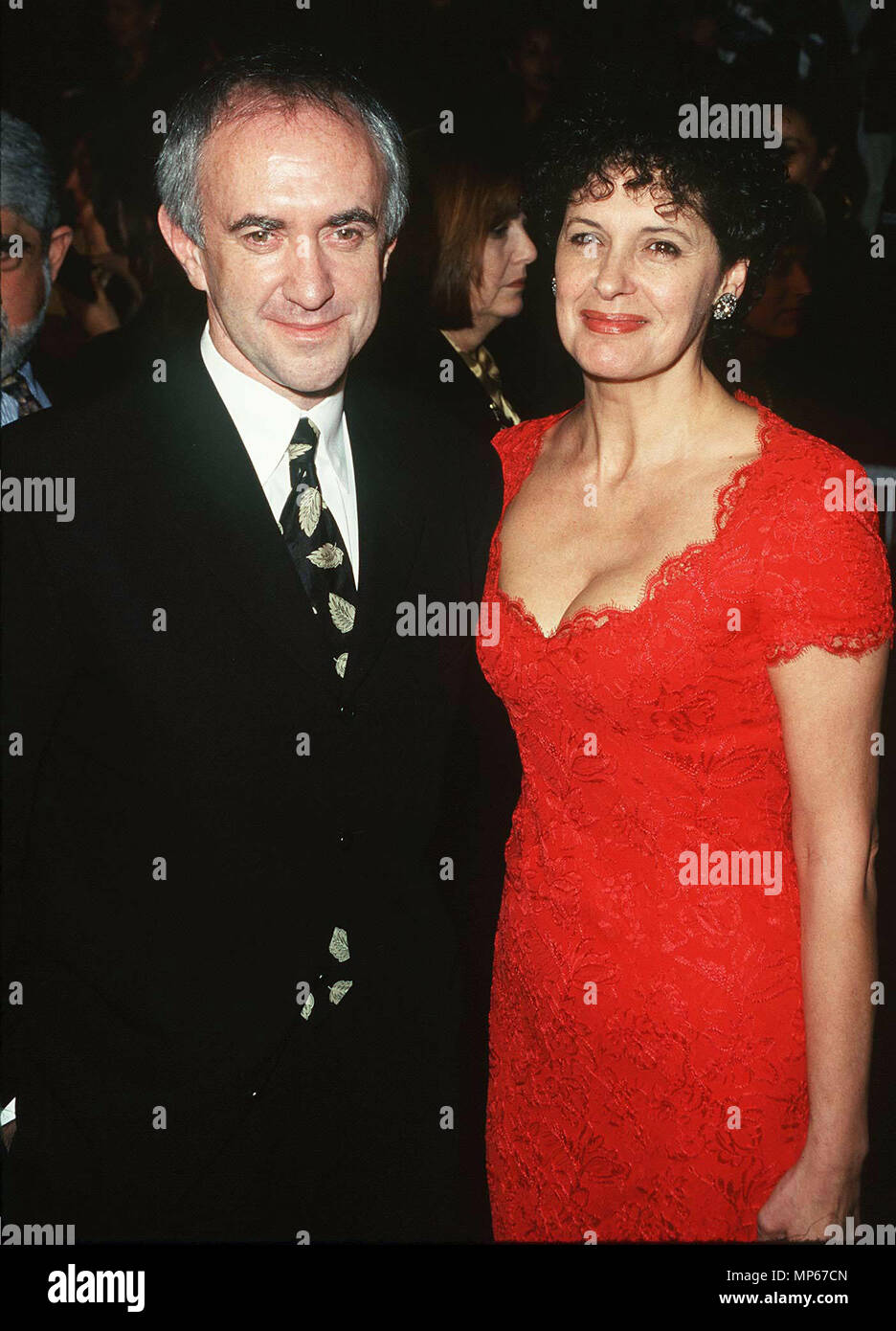 Jonathan pryce and wife hi-res stock photography and images - Alamy