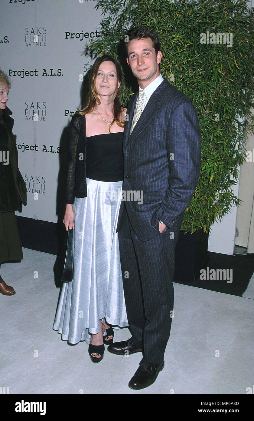 Noah wyle and tracy warbin hi-res stock photography and images - Alamy