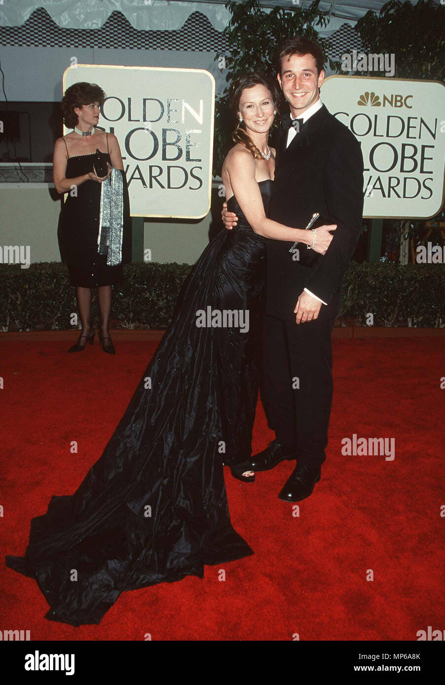 Noah wyle and tracy warbin hi-res stock photography and images - Alamy