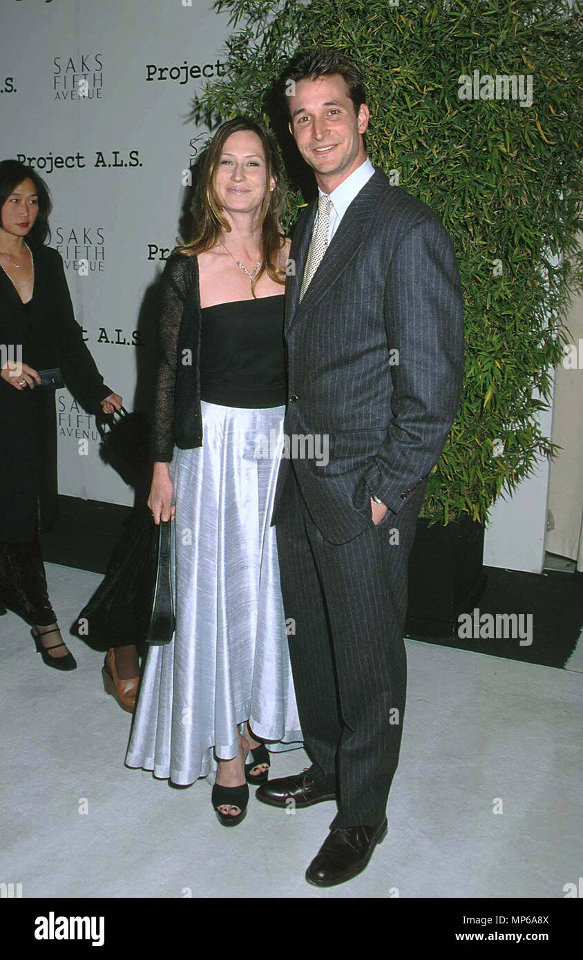 Noah wyle and tracy warbin hi-res stock photography and images - Alamy