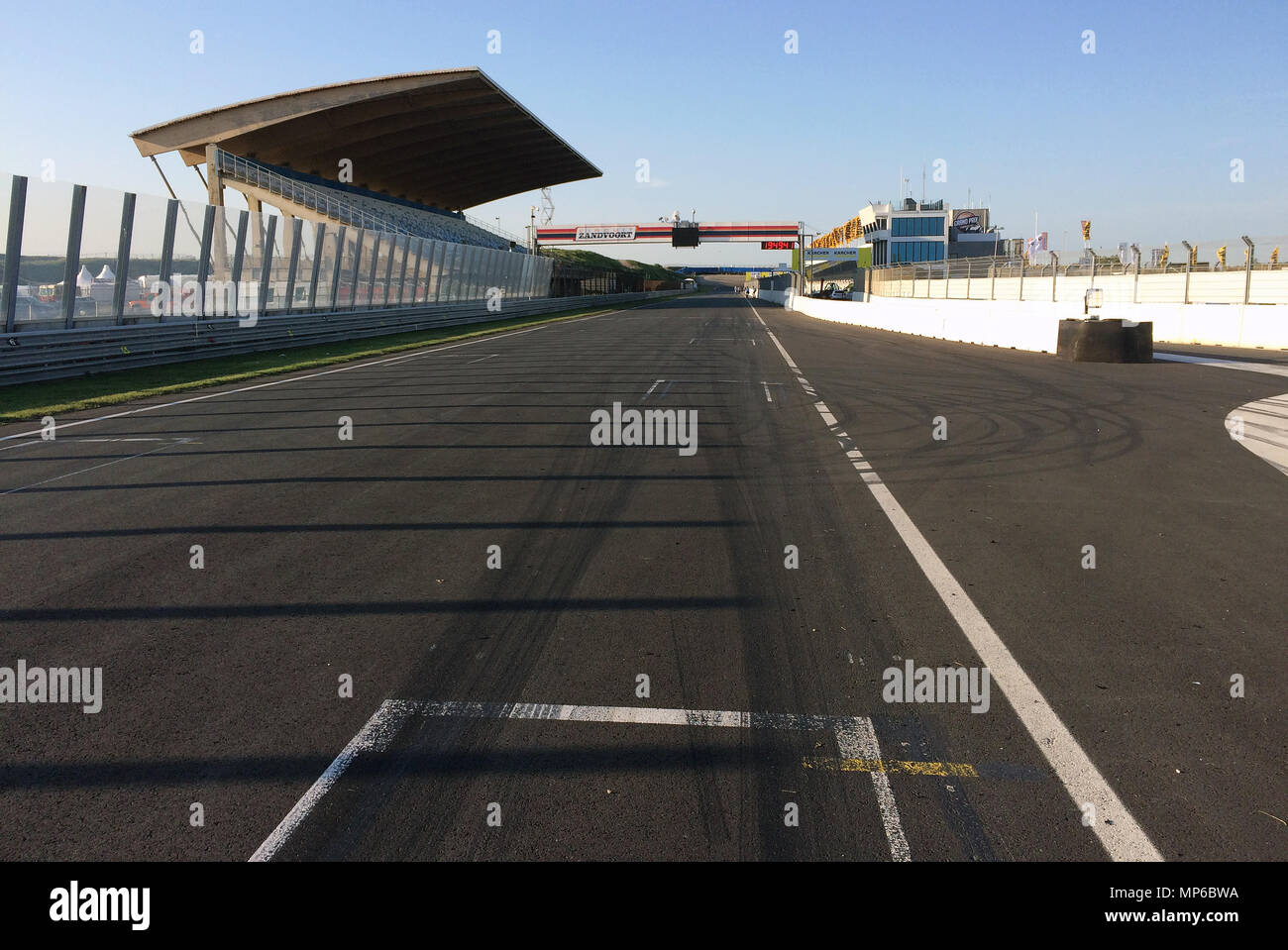 Car Race Track Start Line High Resolution Stock Photography and Images ...