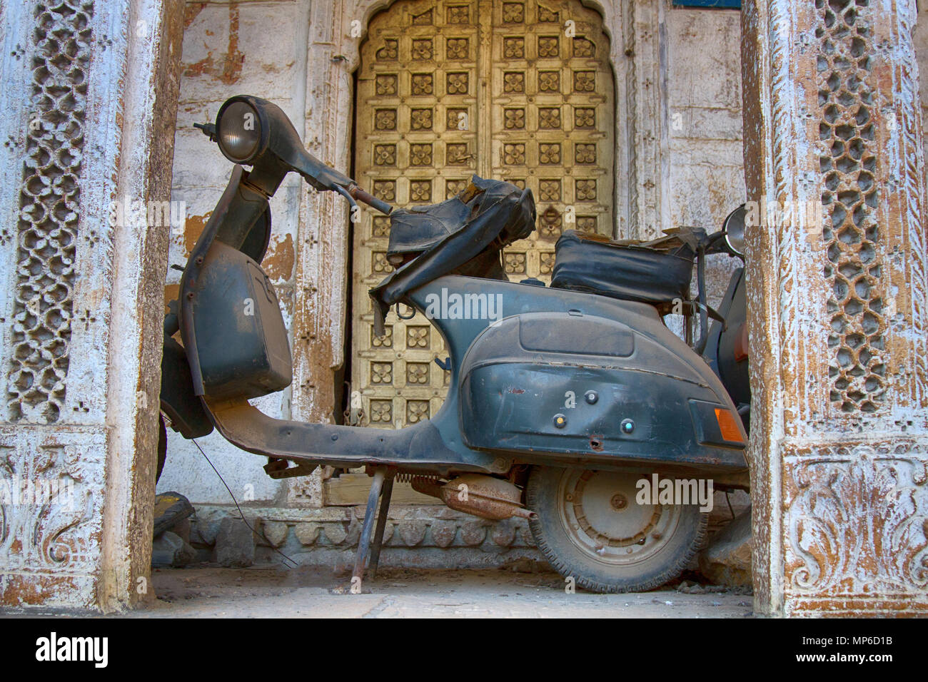 Moped scrap hi-res stock photography and images - Alamy