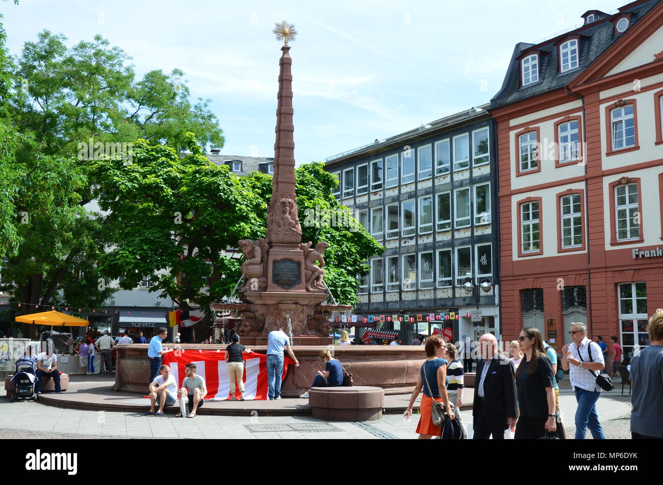 Liebfrauenberg fountain hi-res stock photography and images - Alamy
