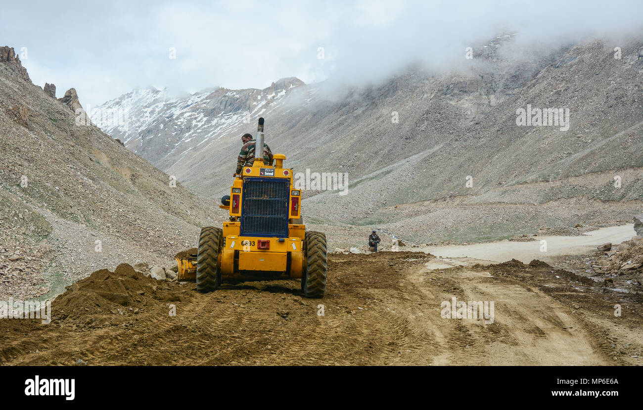 Soil excavation india hi-res stock photography and images - Alamy