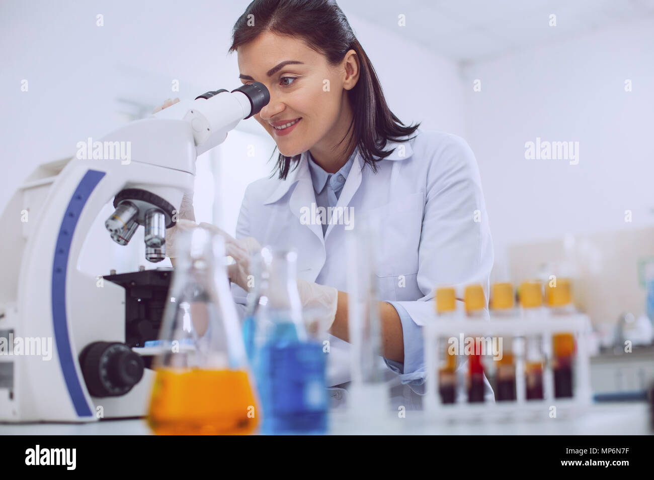 Medic researcher hi-res stock photography and images - Alamy