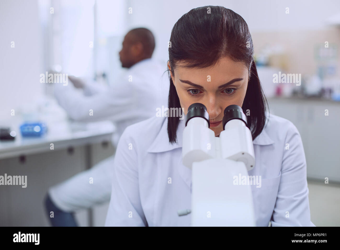 Bioengineer woman hi-res stock photography and images - Alamy