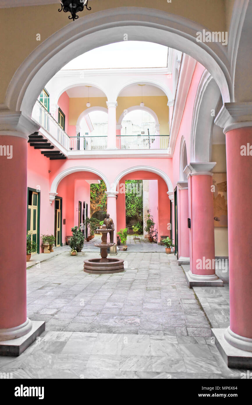 Patio city havana cuba hi-res stock photography and images - Alamy