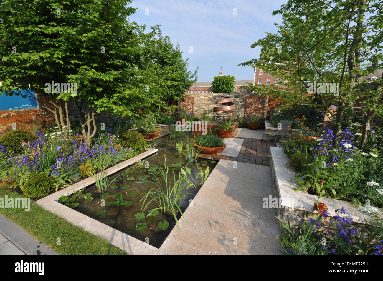 Chelsea water features hi-res stock photography and images - Alamy