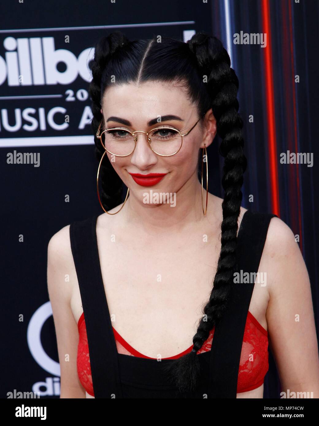 Amy noonan of qveen herby hi-res stock photography and images - Alamy