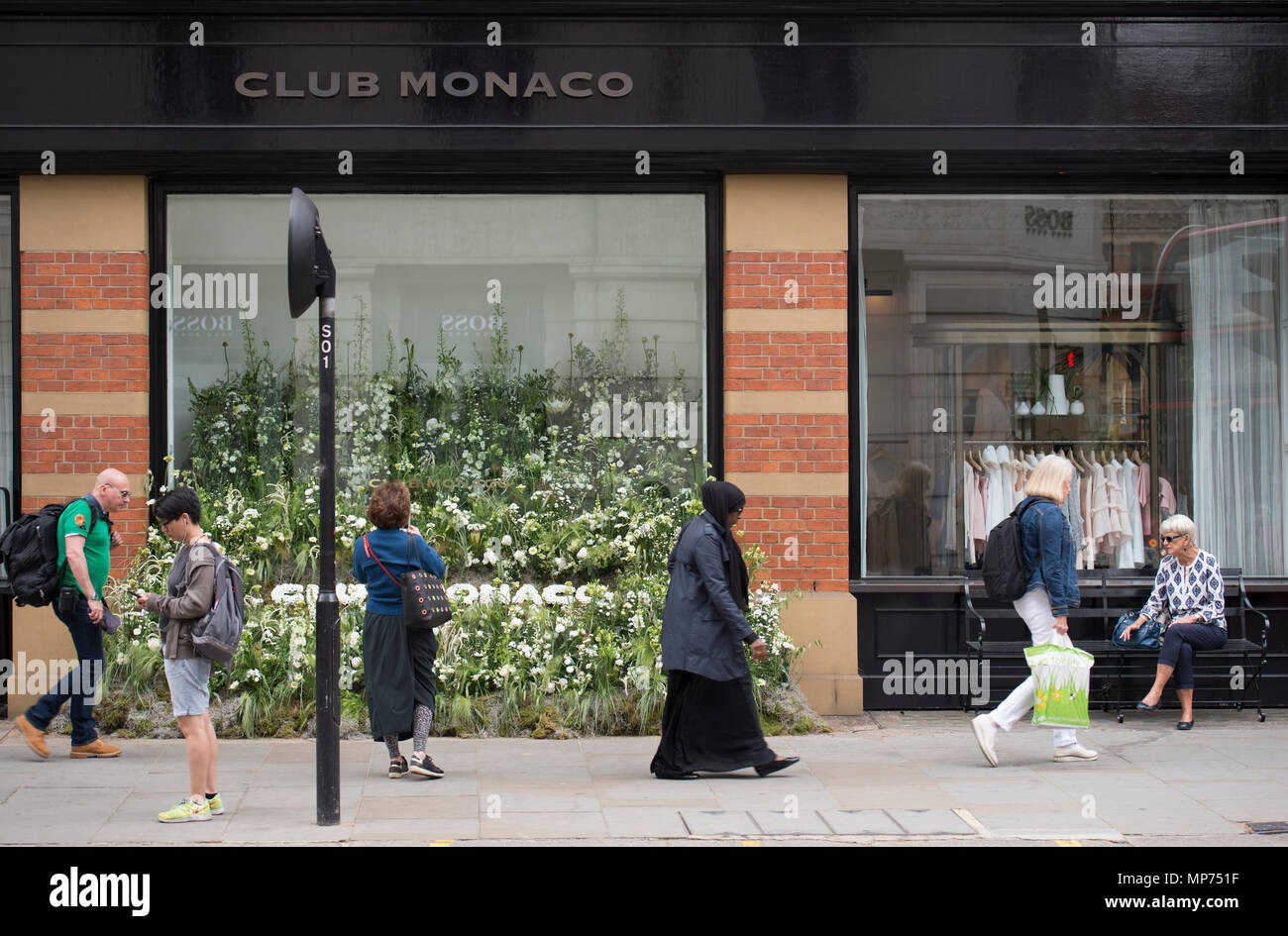 Chelsea, London, UK. 22 May, 2018. Summer of Love theme transforms ...