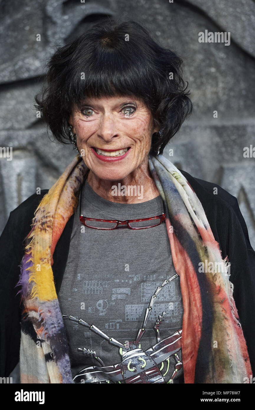 Geraldine chaplin hi-res stock photography and images - Alamy
