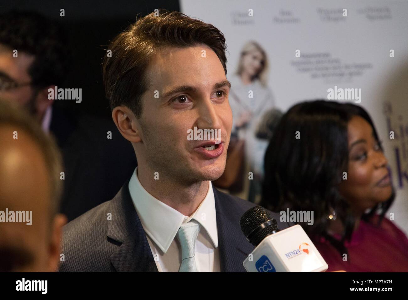 Daniel pearle hi-res stock photography and images - Alamy