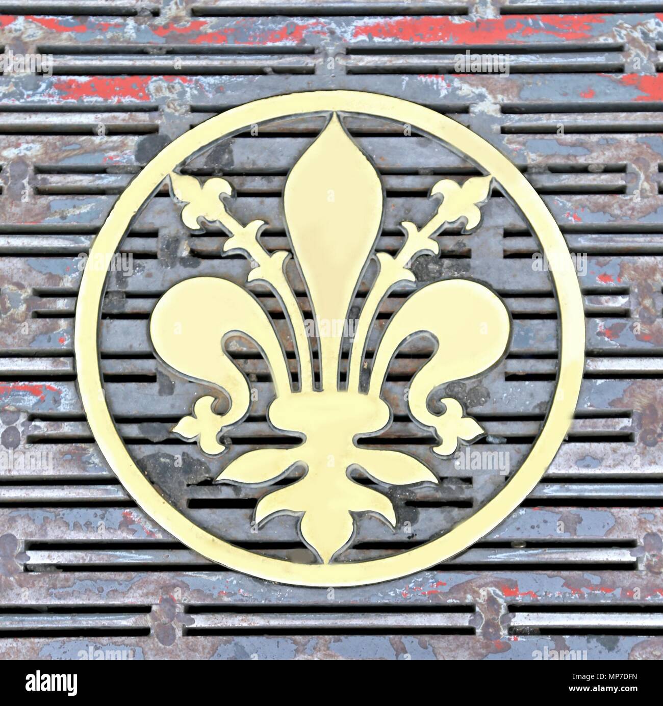 Old wall lily symbol hi-res stock photography and images - Alamy