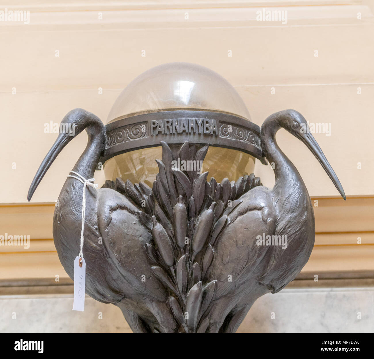 Crystal amphoras of the Museu Paulista . Museu Paulista em reforma . 4 ...