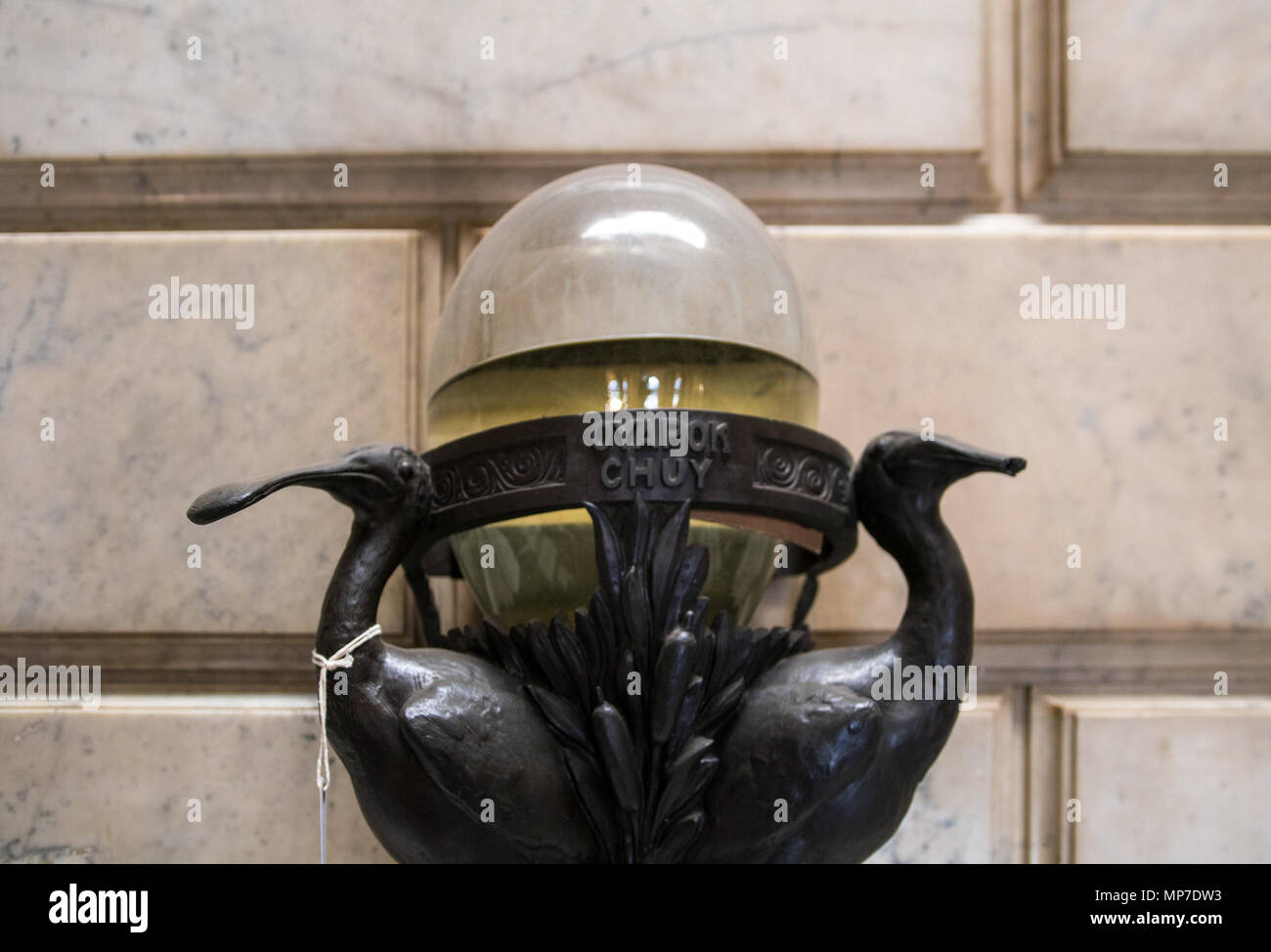 Crystal amphoras of the Museu Paulista . Museu Paulista em reforma . 4 ...