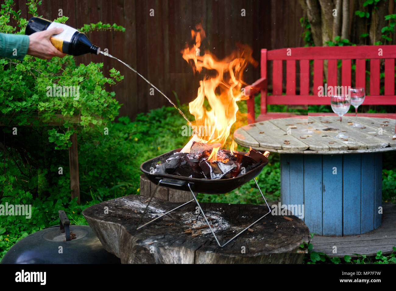 Bbq cookout man hi-res stock photography and images - Alamy