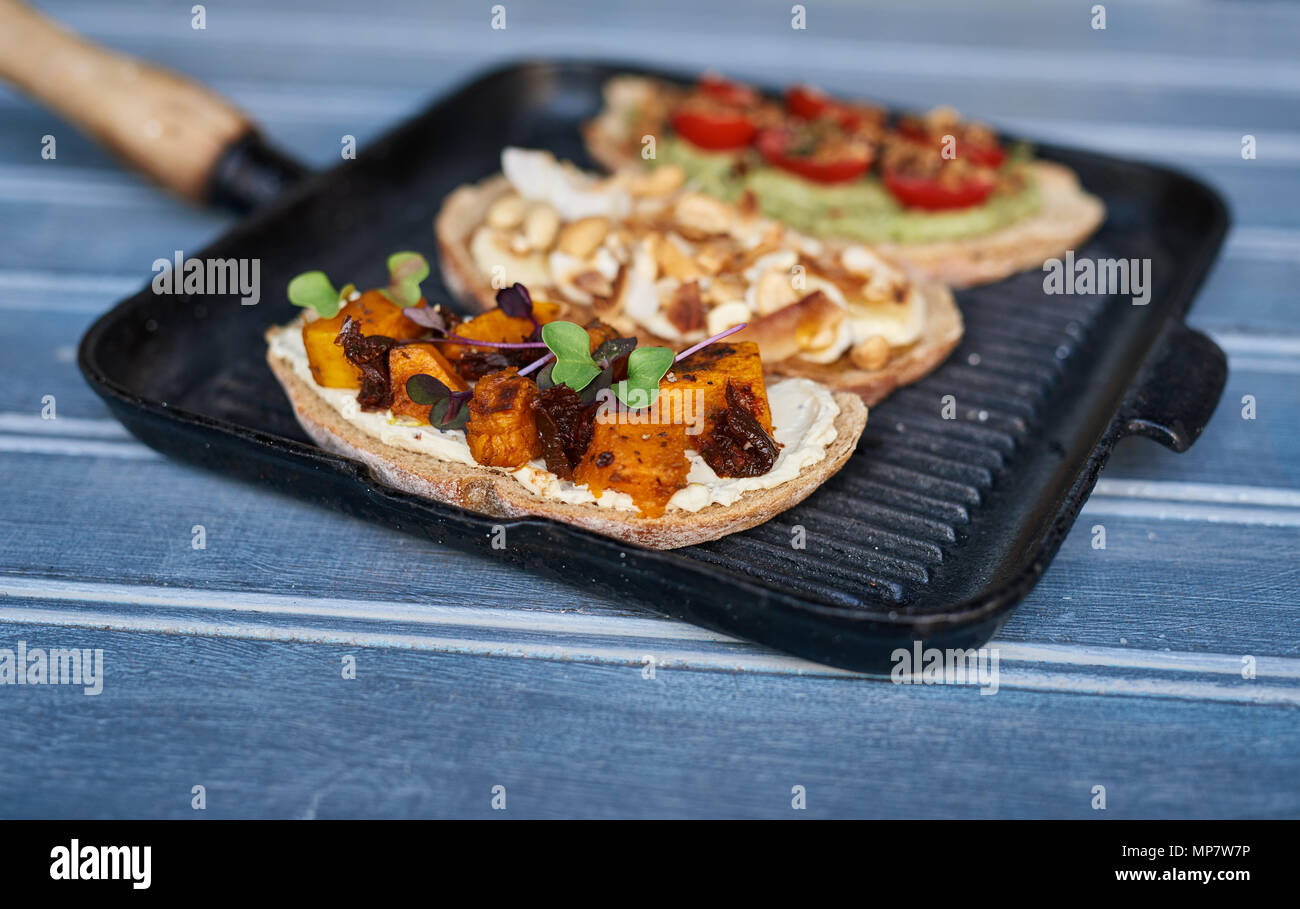 Open faced sandwiches hi-res stock photography and images - Alamy