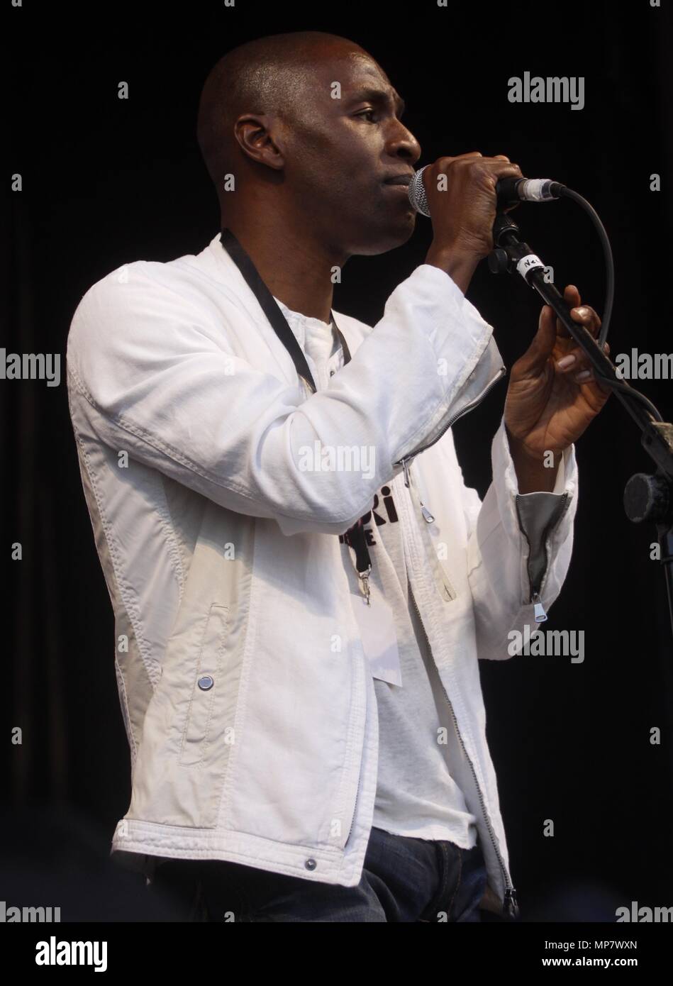 The lighthouse family band 90s hi-res stock photography and images - Alamy