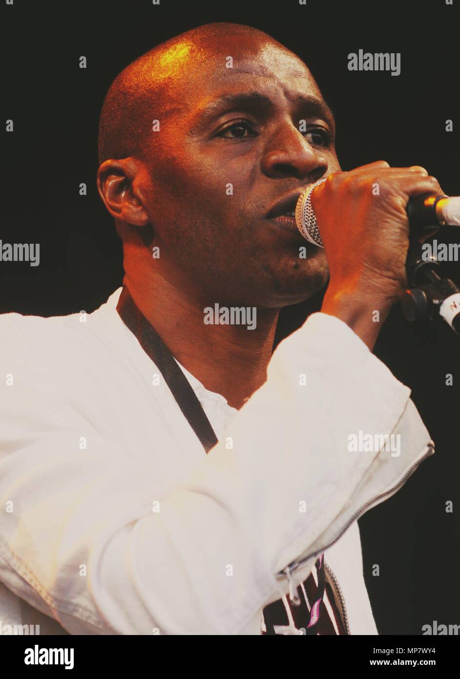 The lighthouse family band 90s hi-res stock photography and images - Alamy