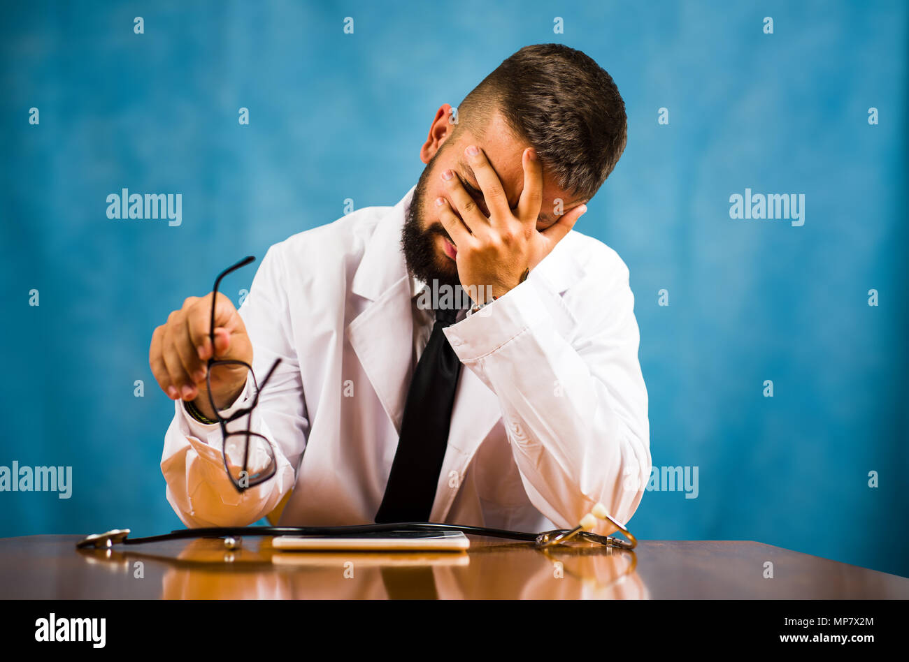 Doctor anxiety hi-res stock photography and images - Alamy