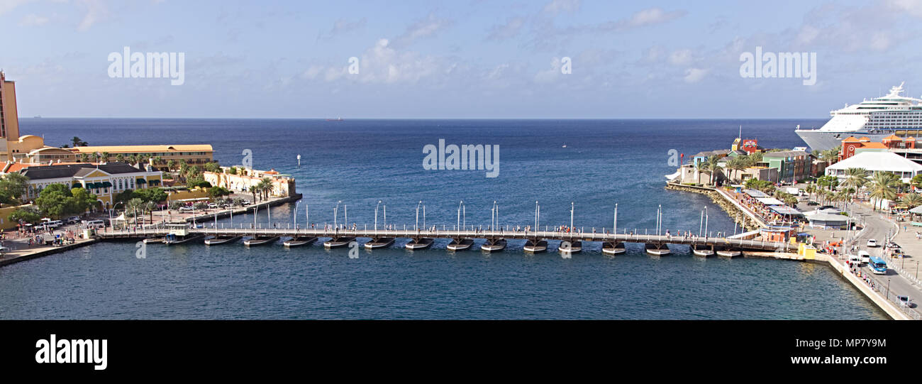 Queen emma bridge curacao hi-res stock photography and images - Alamy