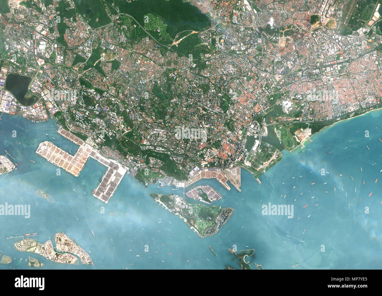 Singapore satellite image hi-res stock photography and images - Alamy