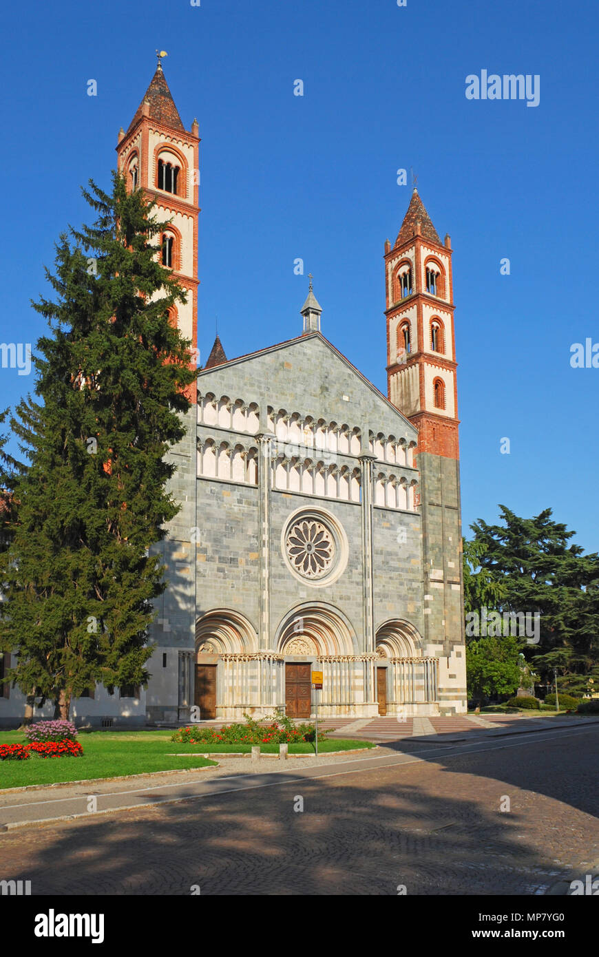 Basilica of St Andrea(1227) in Vercelli - Piedmont - Italy Stock Photo ...