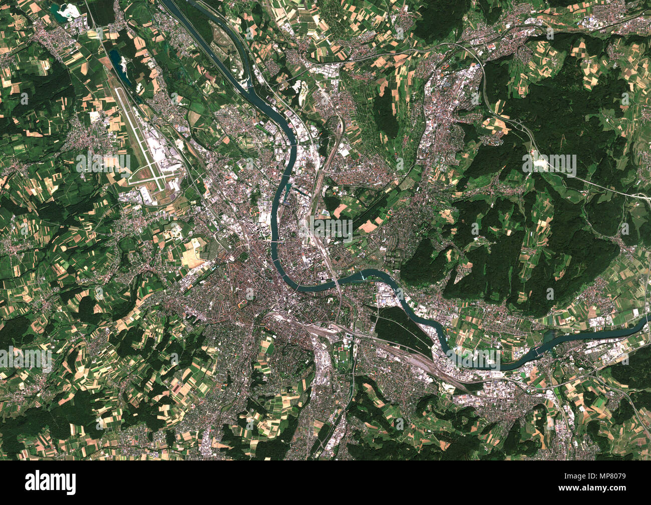 Switzerland airport aerial hi-res stock photography and images - Alamy