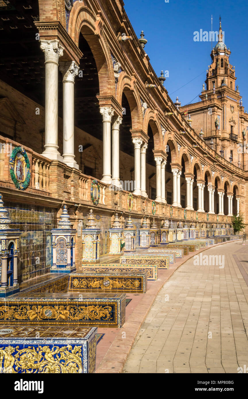 Square in sevilla hi-res stock photography and images - Alamy