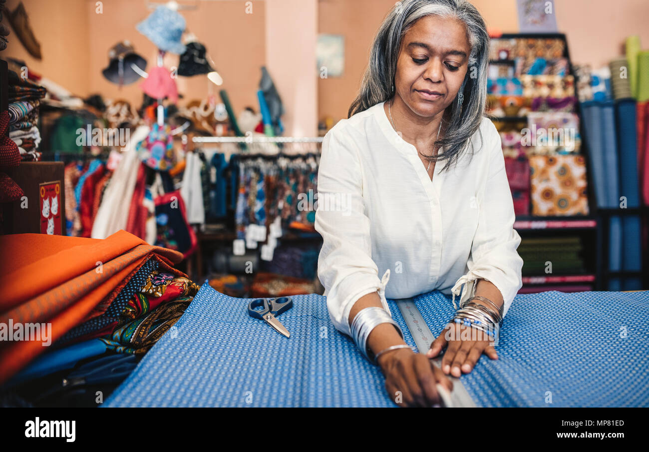 Cloth measuring hi-res stock photography and images - Alamy
