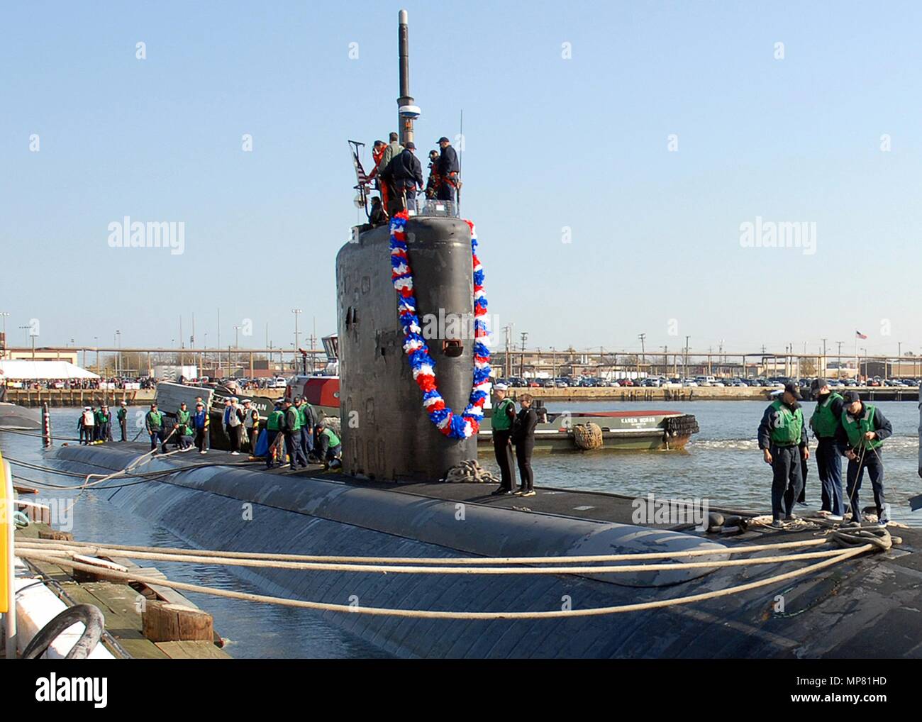 Uss albany hi-res stock photography and images - Alamy