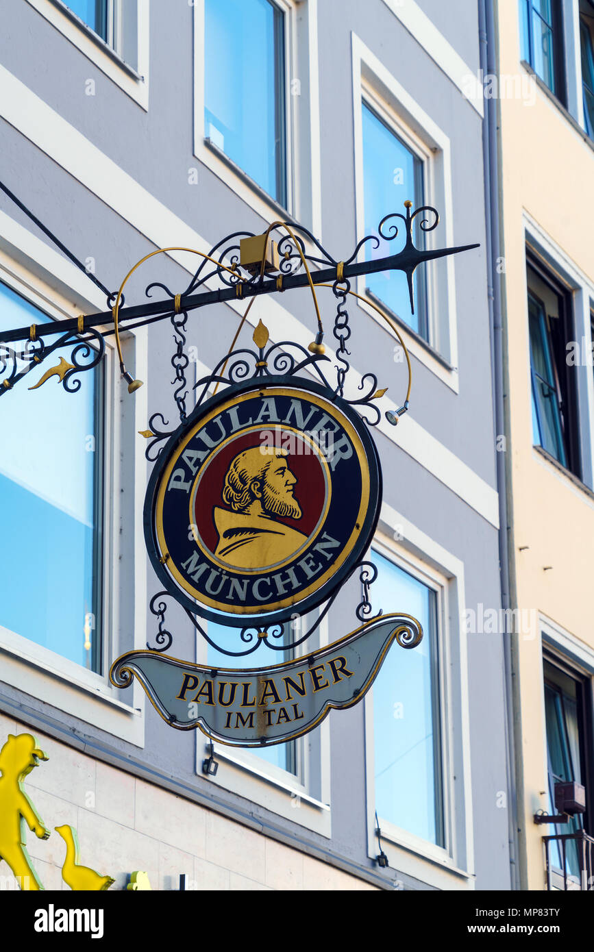 Paulaner munchen logo hi-res stock photography and images - Alamy