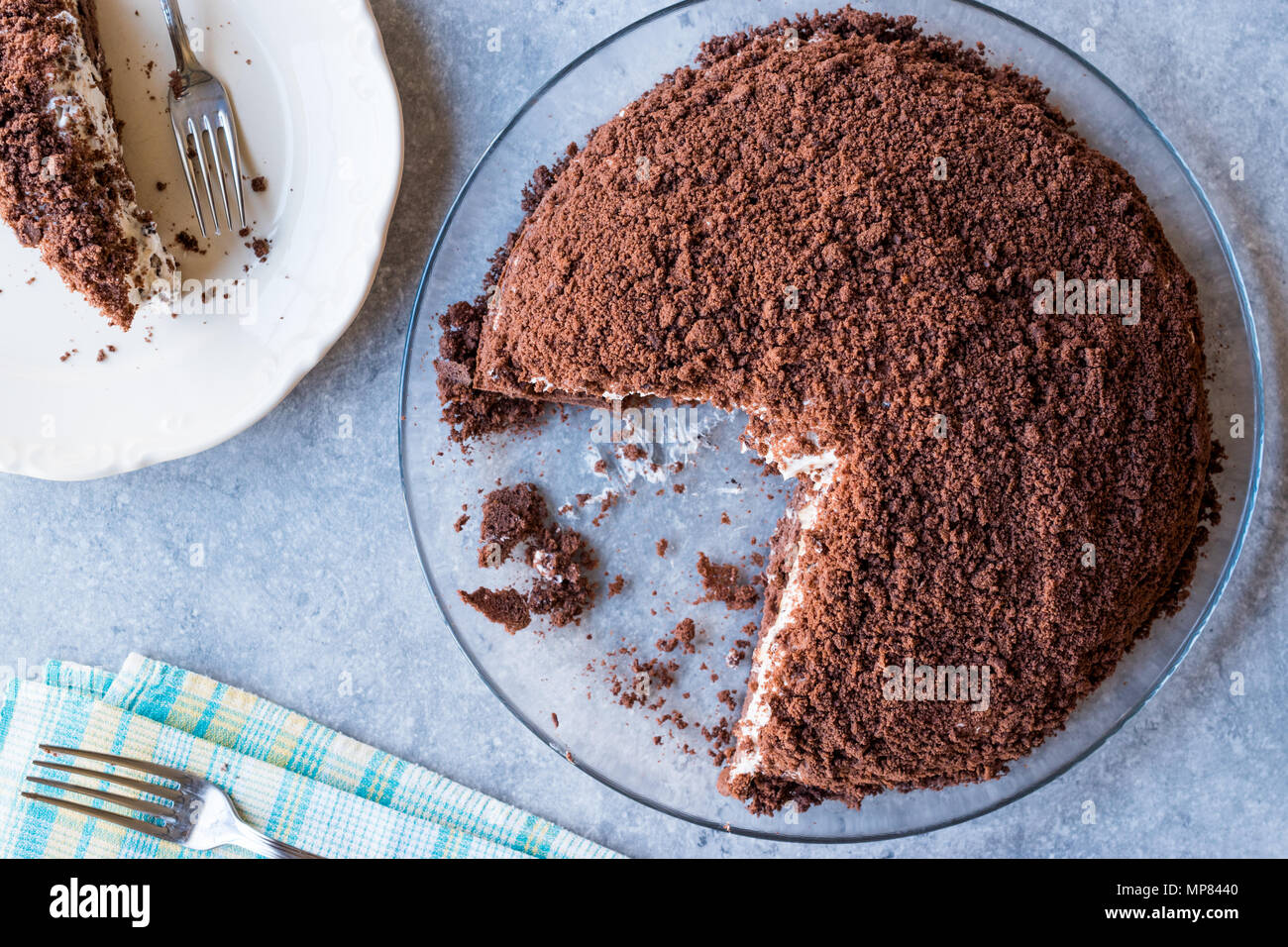 Homemade Mink Mole Hole Cake with Chocolate Biscuit, Banana and Cream ...