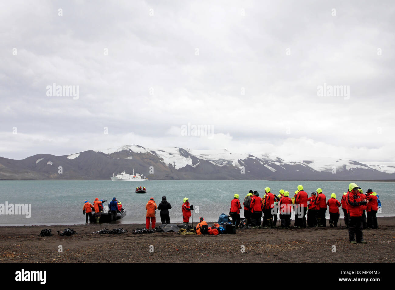 People hiking antarctica hi-res stock photography and images - Alamy