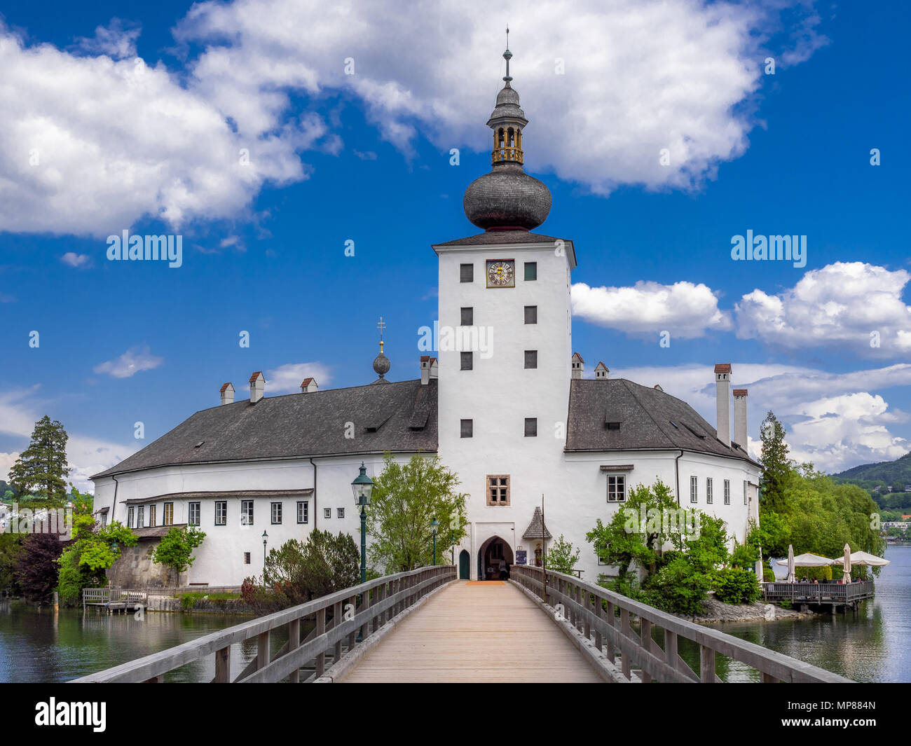 Castle in the traunsee hi-res stock photography and images - Alamy