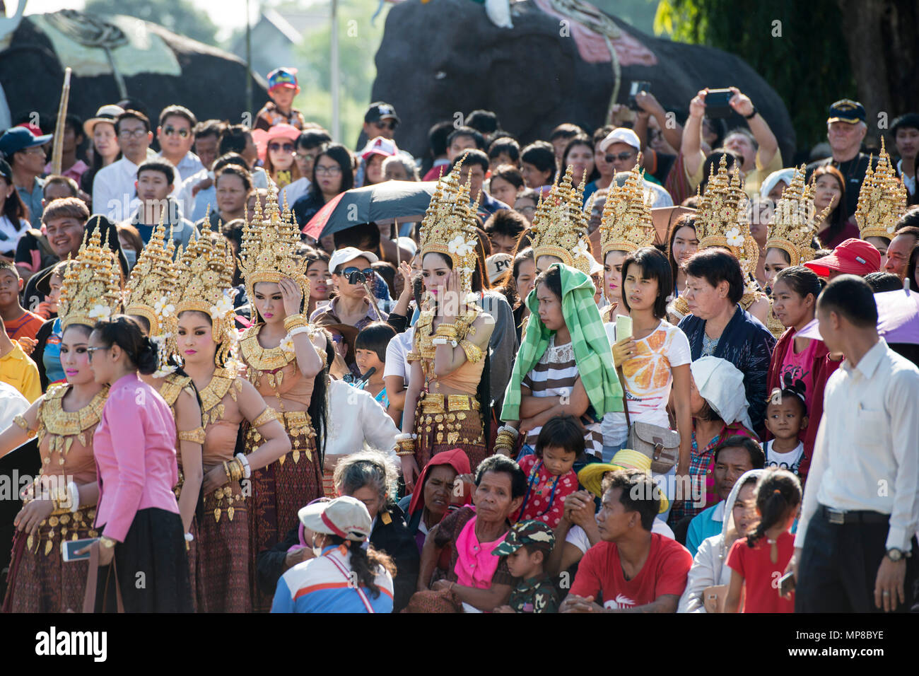 traditional thai Dance women at the traditional Elephant Round Up ...