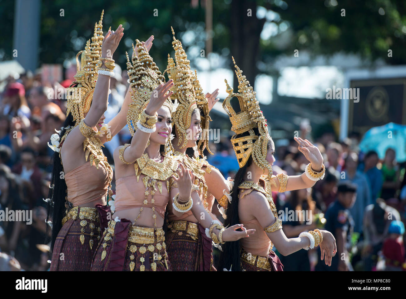 traditional thai Dance women at the traditional Elephant Round Up ...