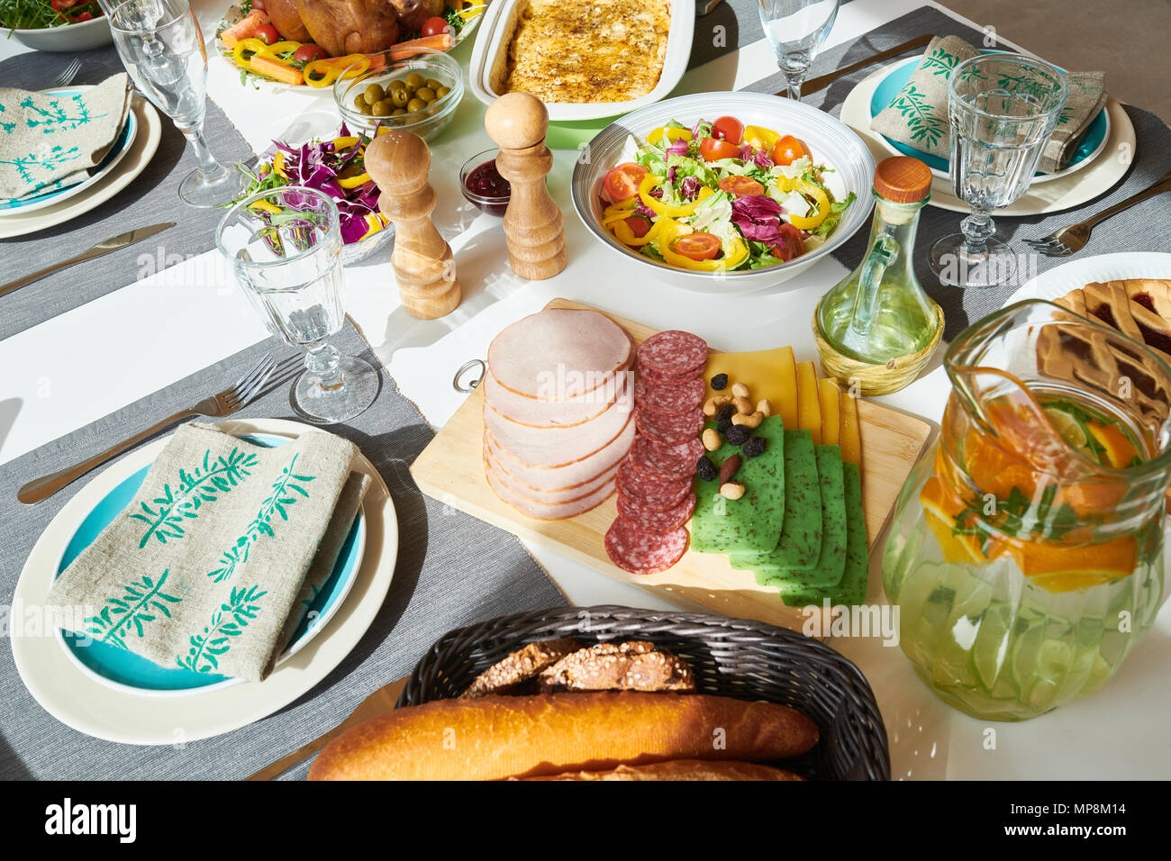 Empty family dinner table hi-res stock photography and images - Alamy