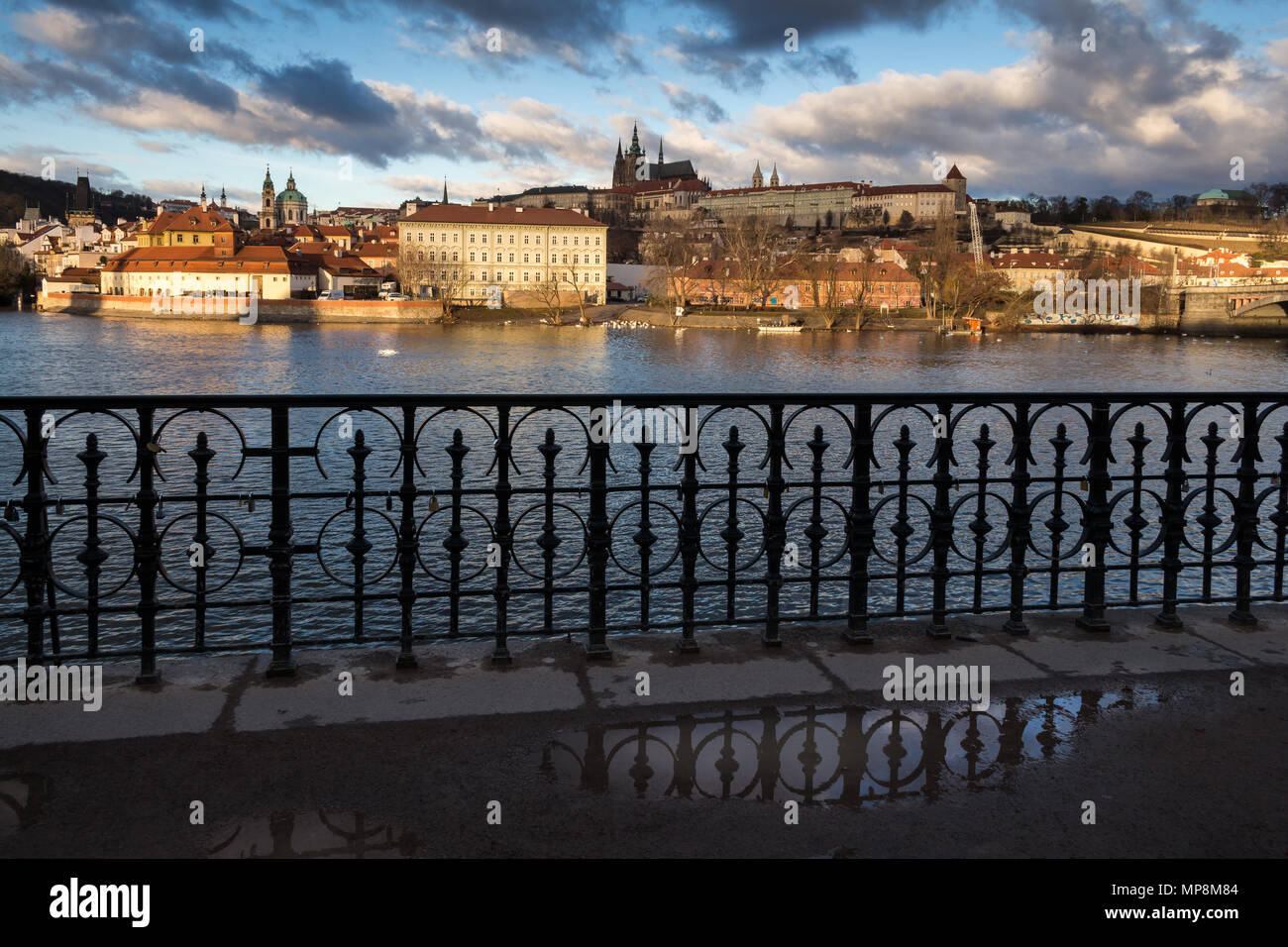 Rain in paddle hi-res stock photography and images - Alamy
