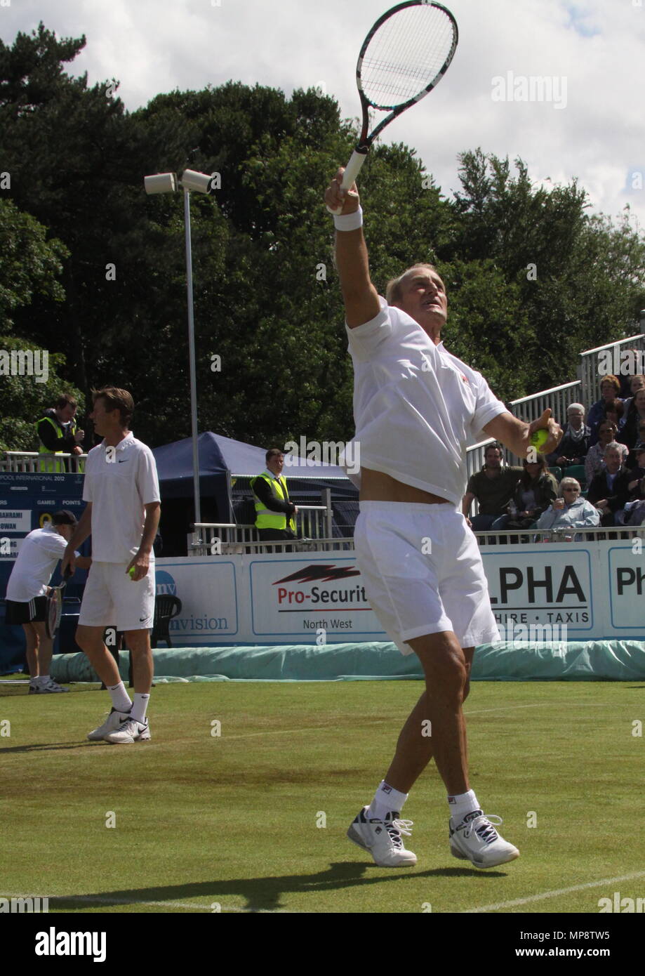 Legends of the game tennis hi-res stock photography and images - Alamy