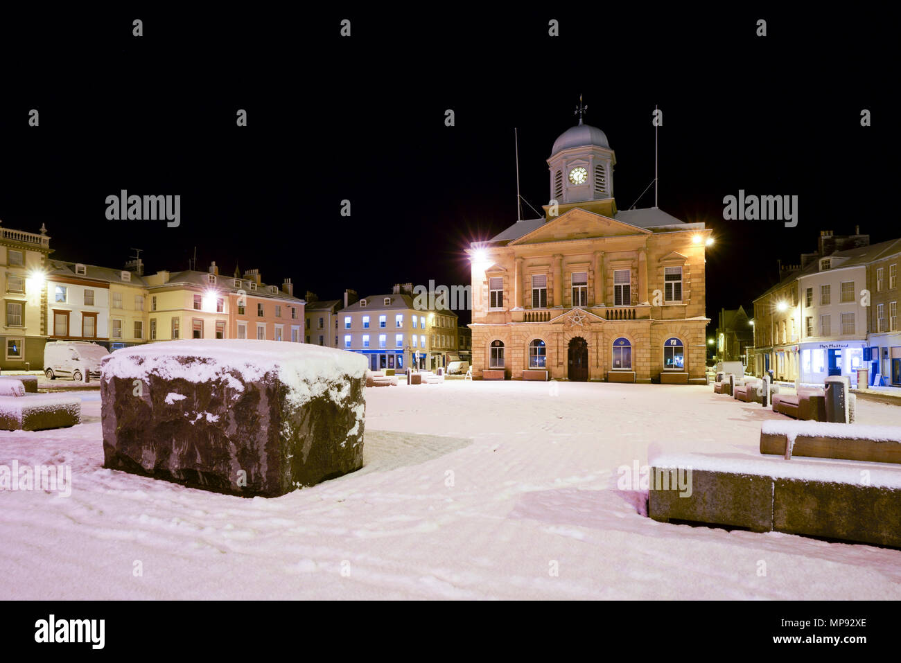 Kelso market square and town hall, Scottish Borders, in winter Stock ...