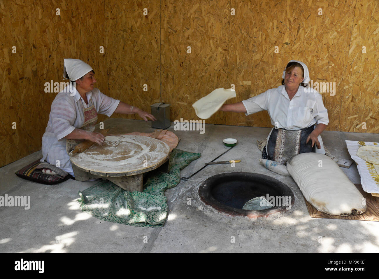 Lavash hi-res stock photography and images - Alamy