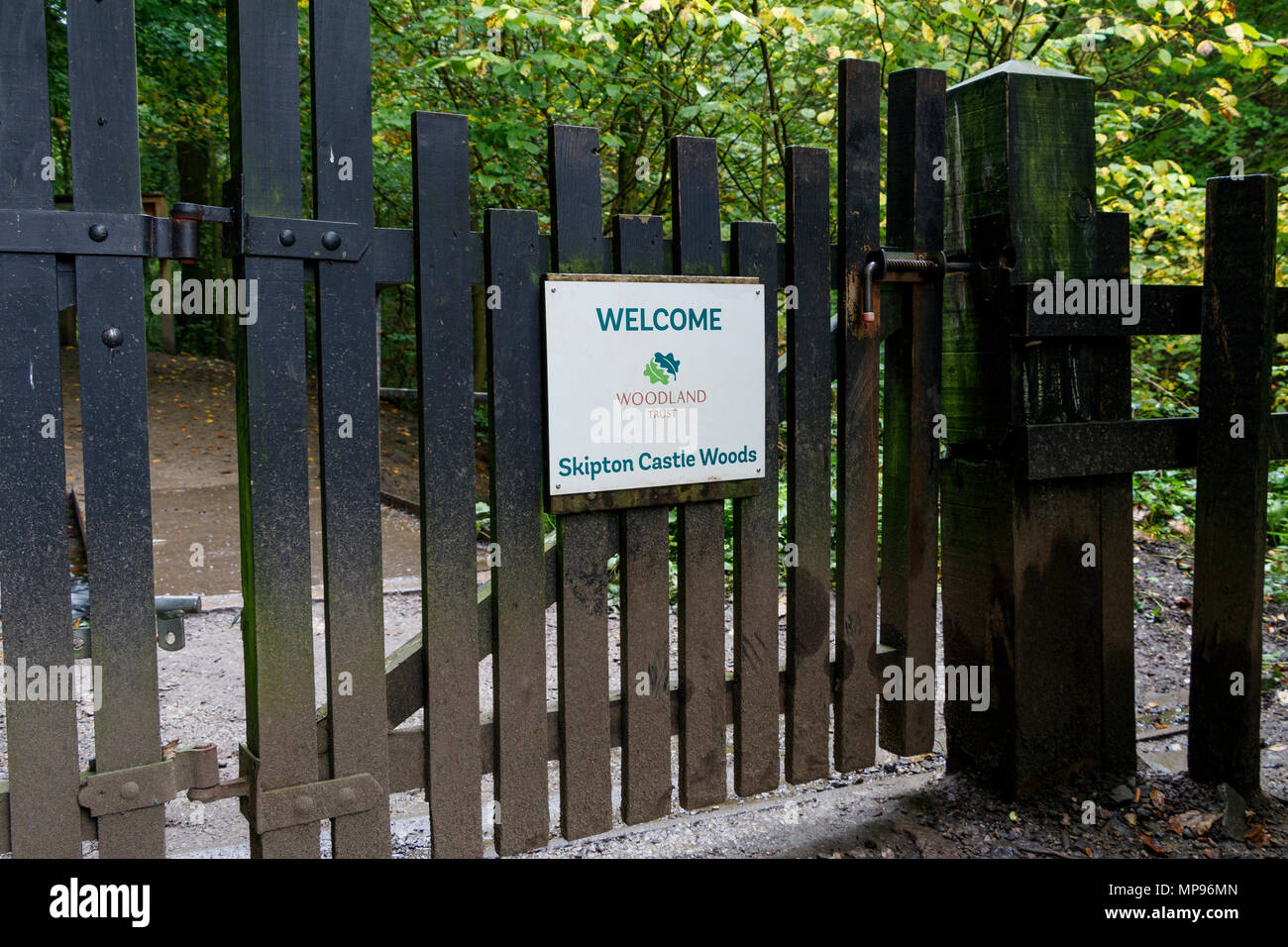 Welcome sign on fence gate hi-res stock photography and images - Alamy