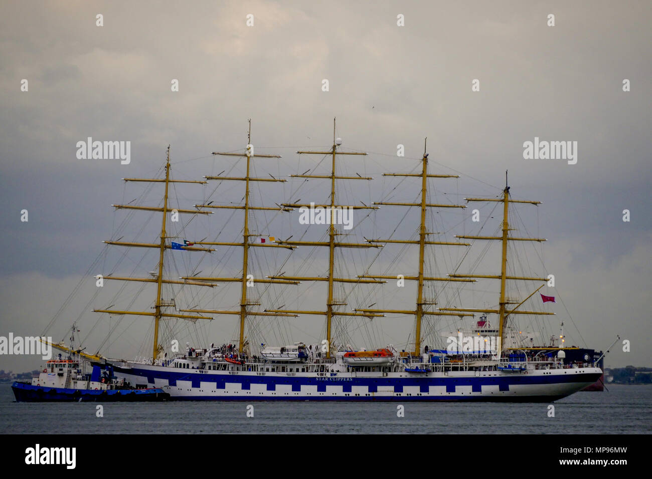 Five masted hi-res stock photography and images - Alamy
