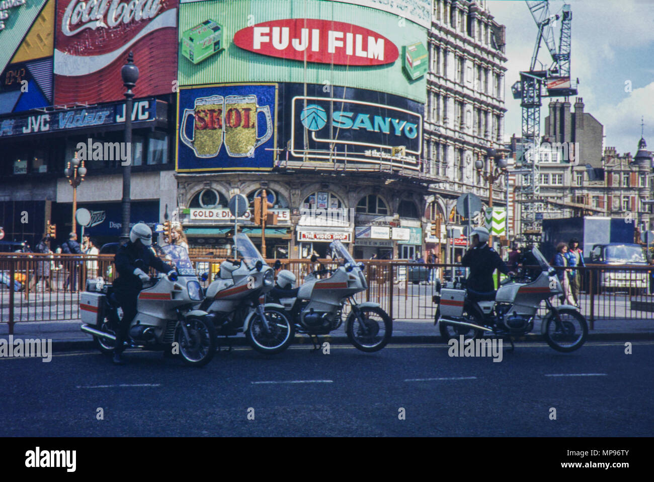 80s london landmarks hi-res stock photography and images - Alamy