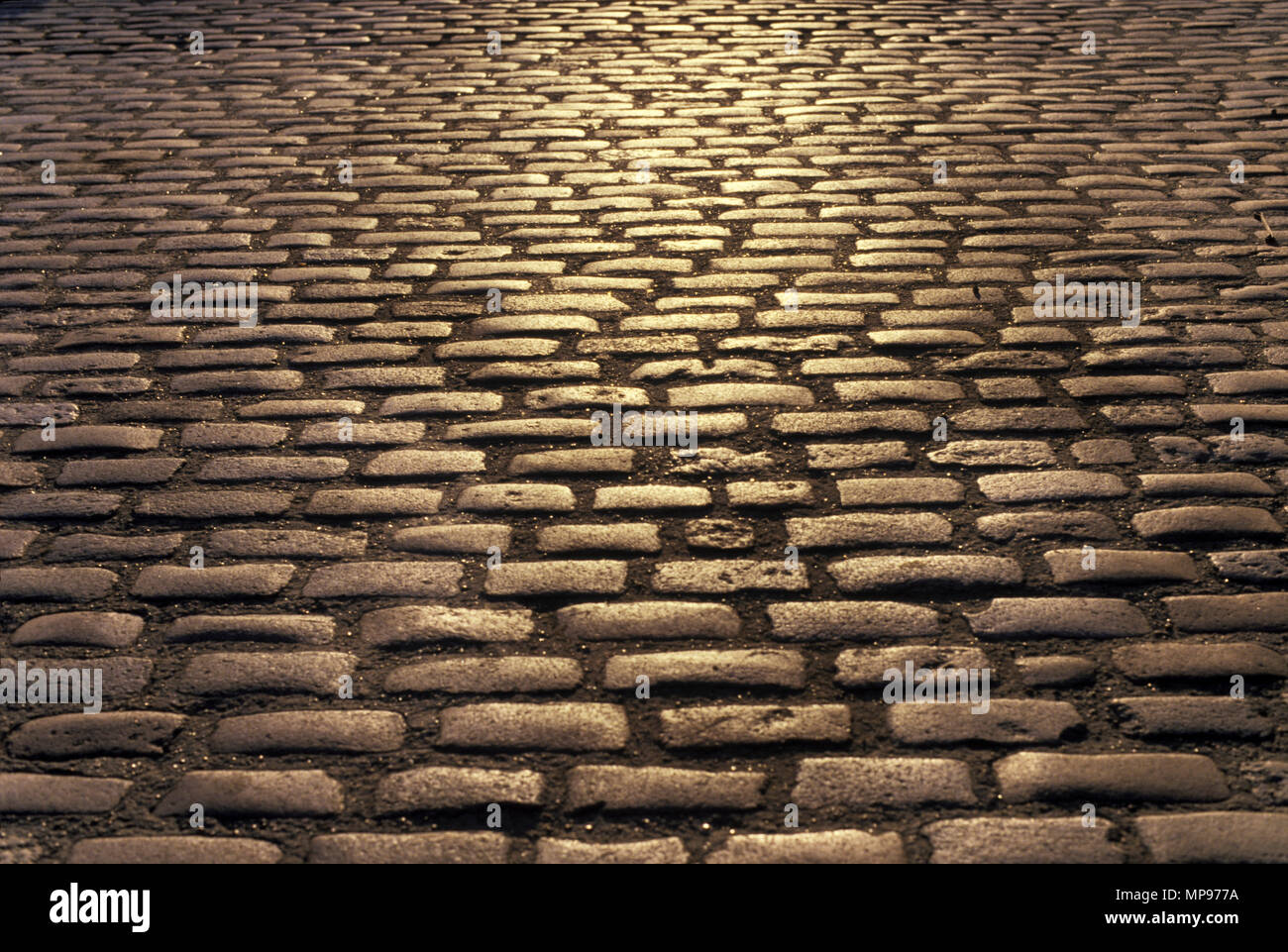 1988 HISTORICAL COBBLED STONE ROAD Stock Photo - Alamy