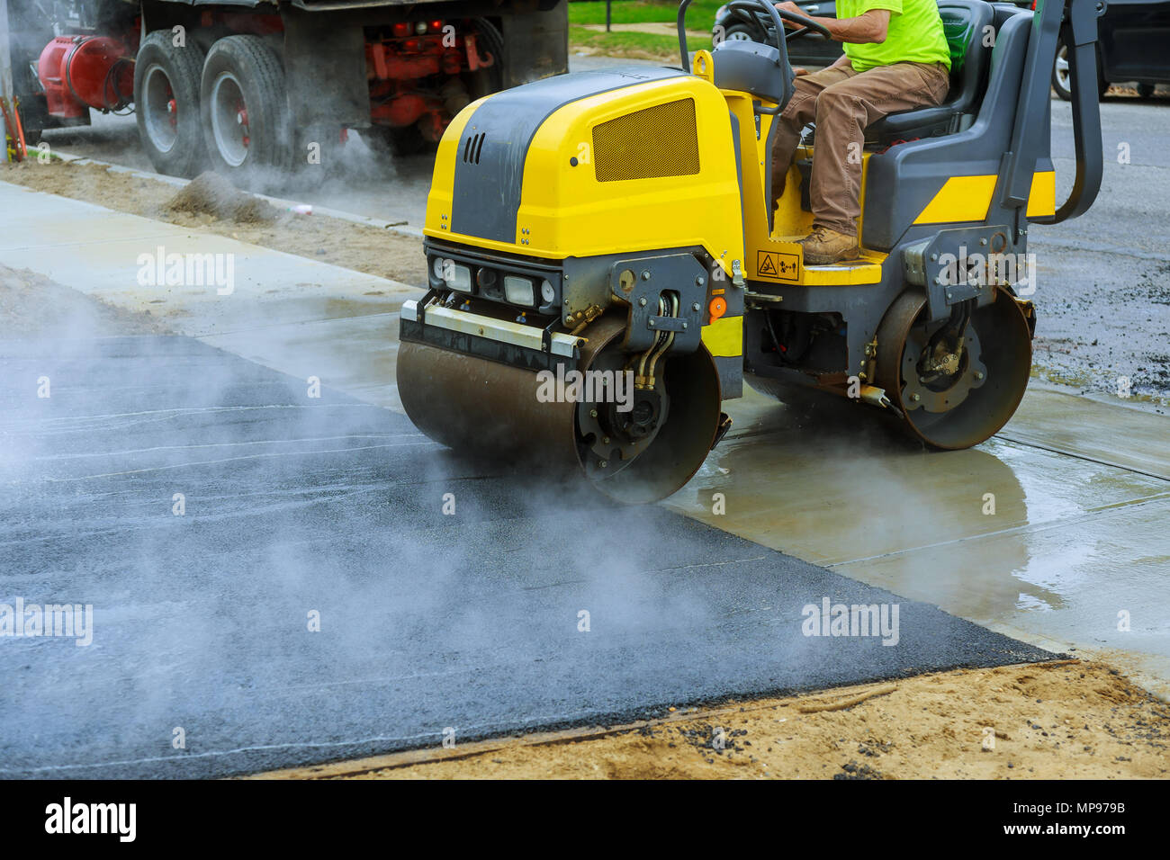 Asphalting parking hi-res stock photography and images - Alamy
